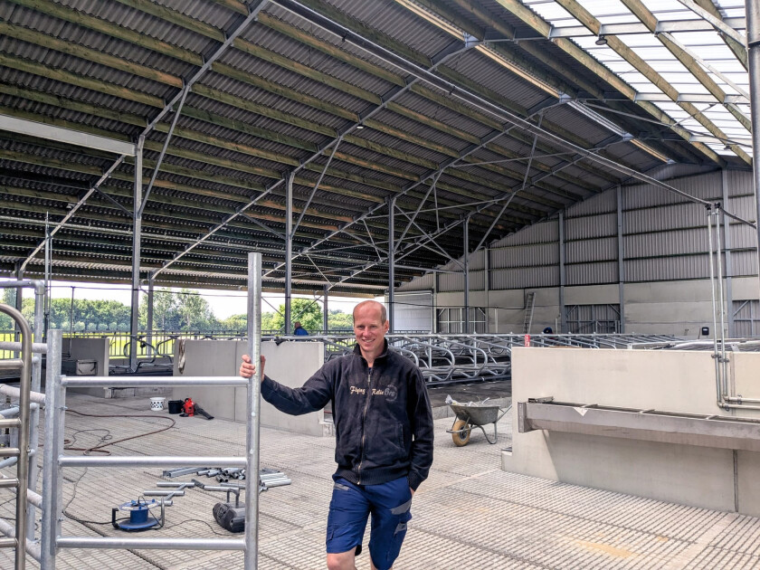 Een nieuwe melkveestal in tijden van stilstand: Willem Hamerlinck ...