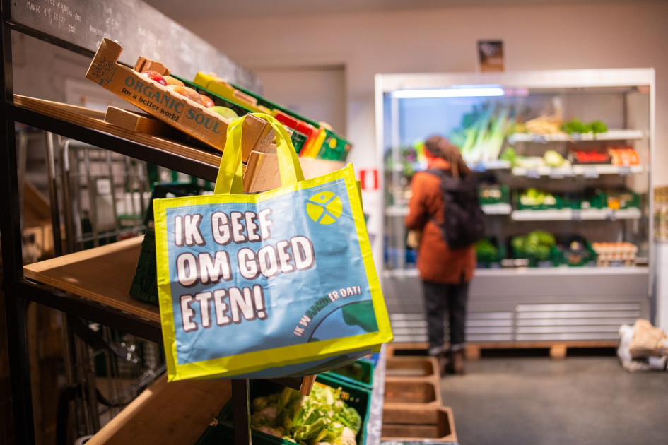 Meer dan 1.600 zakken vol goed eten verkocht tijdens Week voor Goed ...